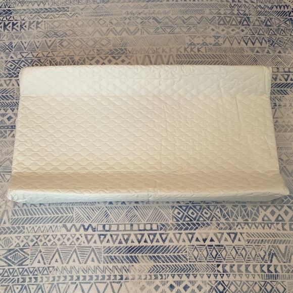 Pottery Barn Kids | Other | Pottery Barn Quilted Vinyl Changing Pad ...